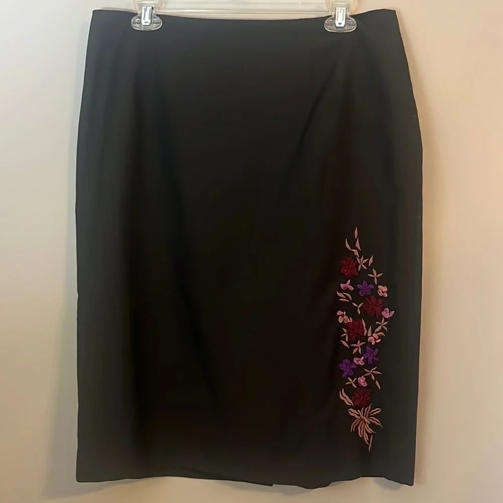 LOFT | Skirts | Ann Taylor Loft Black Floral Embroidered Aline Skirt ...